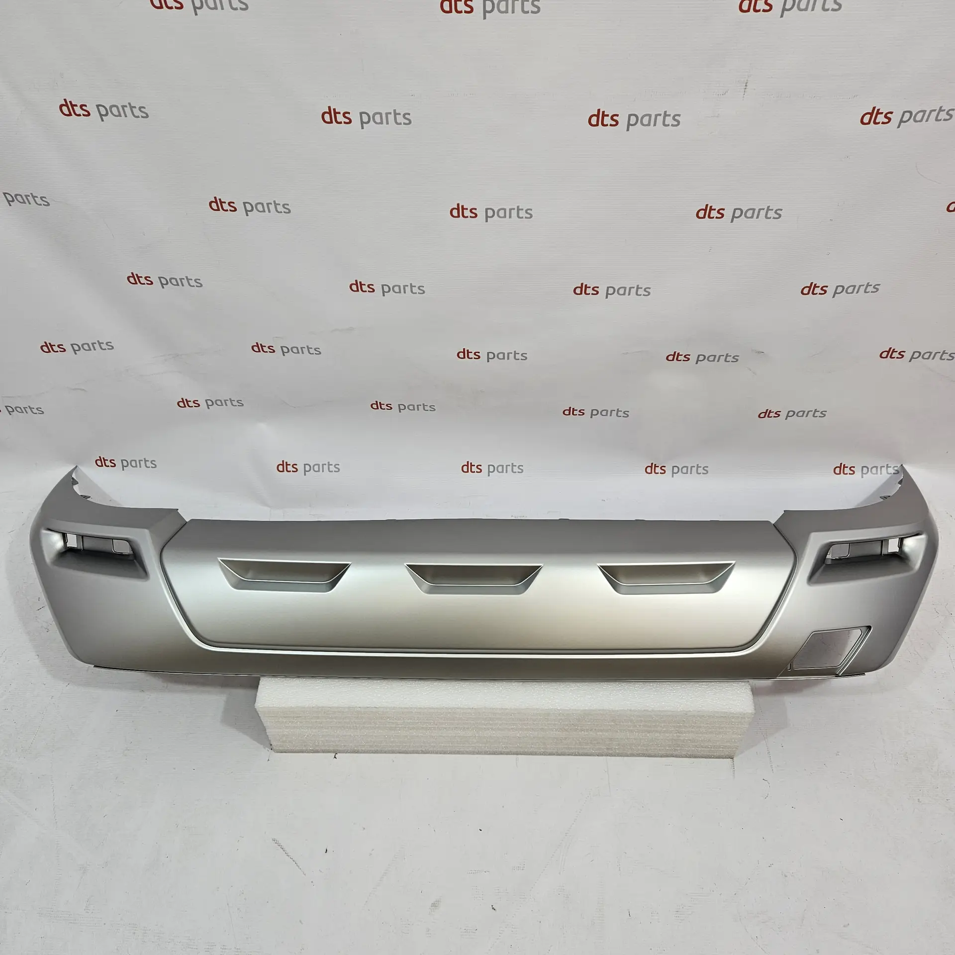 Nissan 850846RN0E Rear bumper OEM Car Parts Catalog | Buy Online at dts.lv